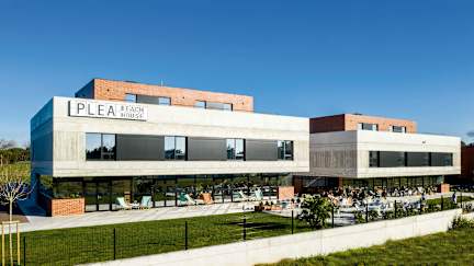 Plea Beach House, Loredo - 2025 Prices & Reviews - Hostelworld