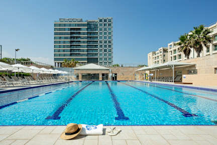 ApartHotel Okeanos on the Beach in Herzilya, Israel - Find Cheap ...