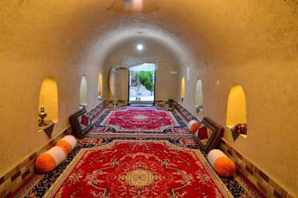 Uncle GHODRAT, Isfahan - 2025 Prices & Reviews