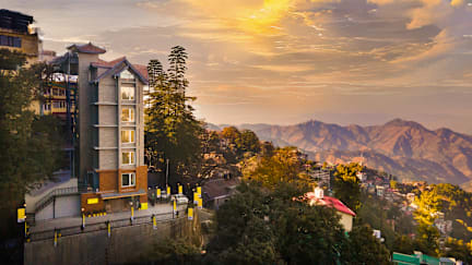 The Hosteller Shimla, Valley View, Shimla - 2025 Prices & Reviews