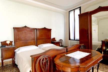 Pensione Seguso in Venice, Italy - Book Budget Hotels with Hostelworld.com