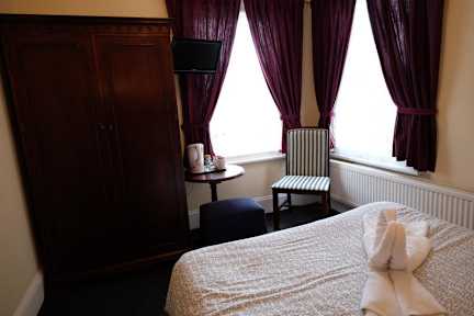 Charlotte Guest House in London, England - Find Cheap Hostels and Rooms ...