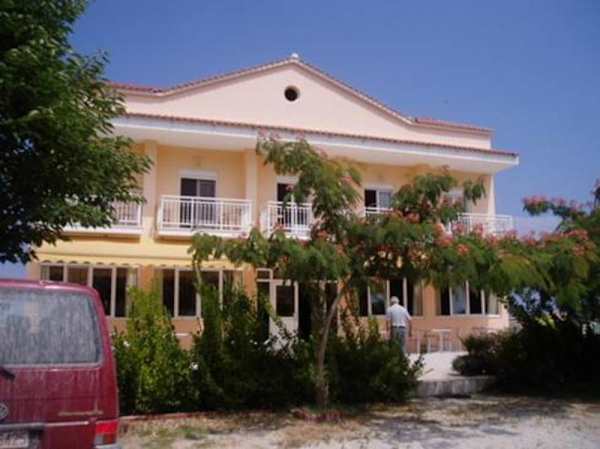 Angelica's Backpacker's Hostel - Greece