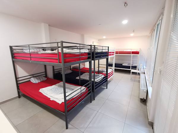 Simbol Apartments And Hostel - Liubliana