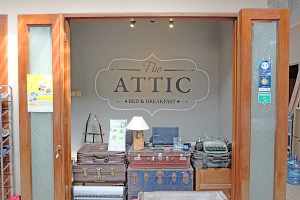 The Attic Bed & Breakfast - Bandung