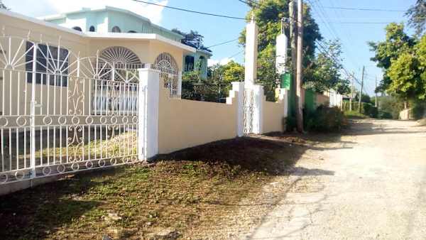Reggae Moon Guest House - Caribbean