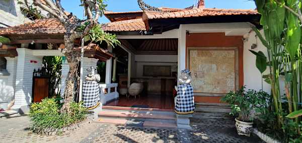 Raasa Sayang Beach Inn Hotel - Kuta Selatan