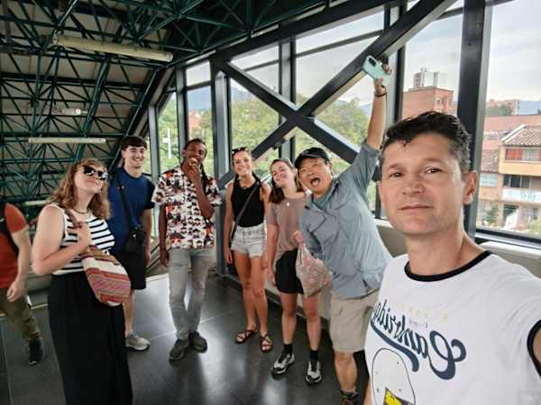 Hostel Metro Floresta - Medellín