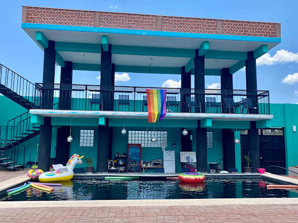 Confetti Pool Club - Oaxaca