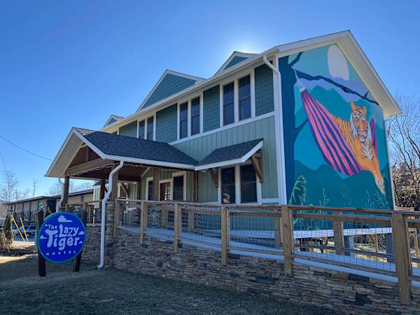 The Lazy Tiger Hostel - Asheville, NC