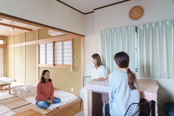 Hostel Ini.kobe & Brun Donut Cafe - Kobe