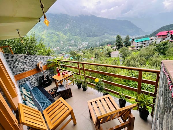 Divine Cafe - Manali