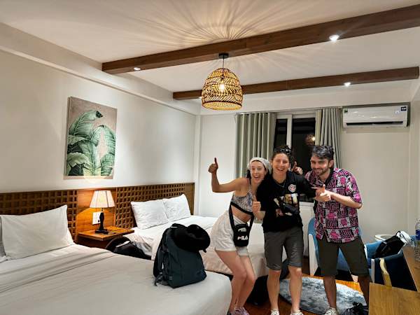 Cheers Hostel & Tours - Hanoi