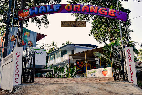 Half Orange Hostel & Hotel - Anjuna