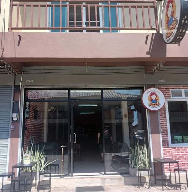 Rose's Roadhouse - Mae Hong Son