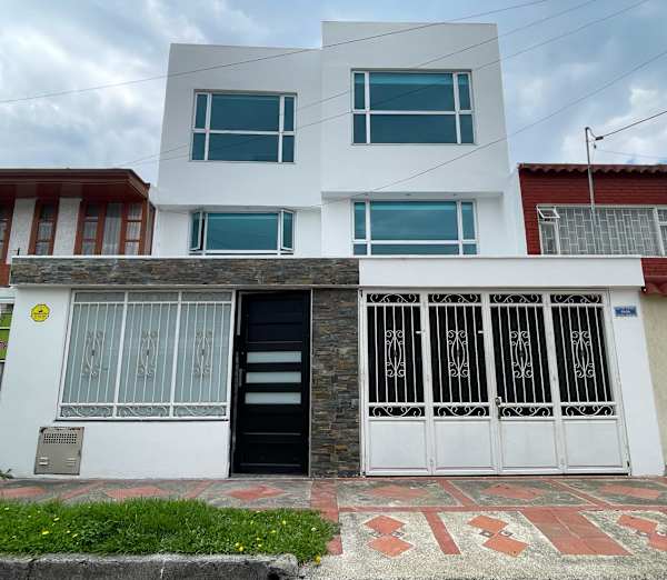 Outlanders House - Bogota