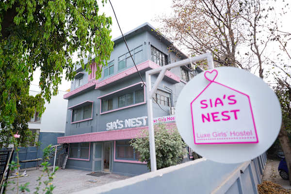 Sia’s Nest, Luxe Girls’ Hostel - 보팔