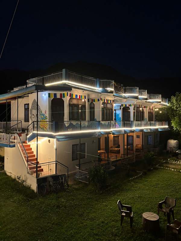 The Locals Bir - Bir