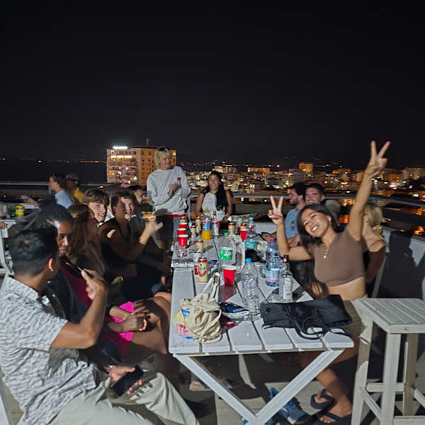 Lazy Roo Hostel - Sarandë