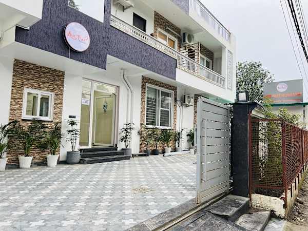 Live Free Hostel Dehradun - Dehradun