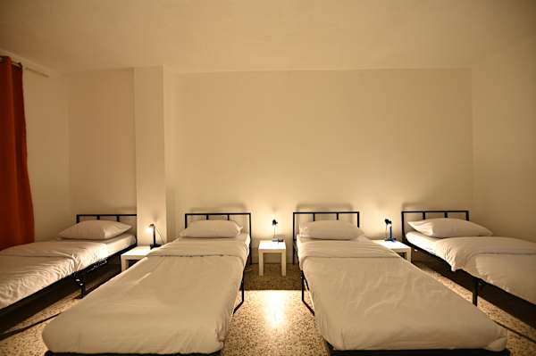 Al Majd Hostel - Amman