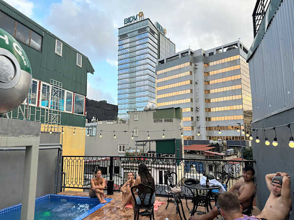 Mama Hostel & Rooftop Pool - Hanoi