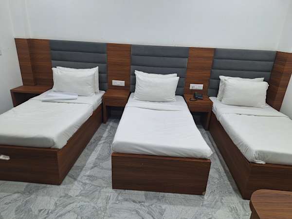 Hotel S B Inn - New Delhi