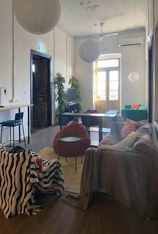 Bee Hostel - Limassol