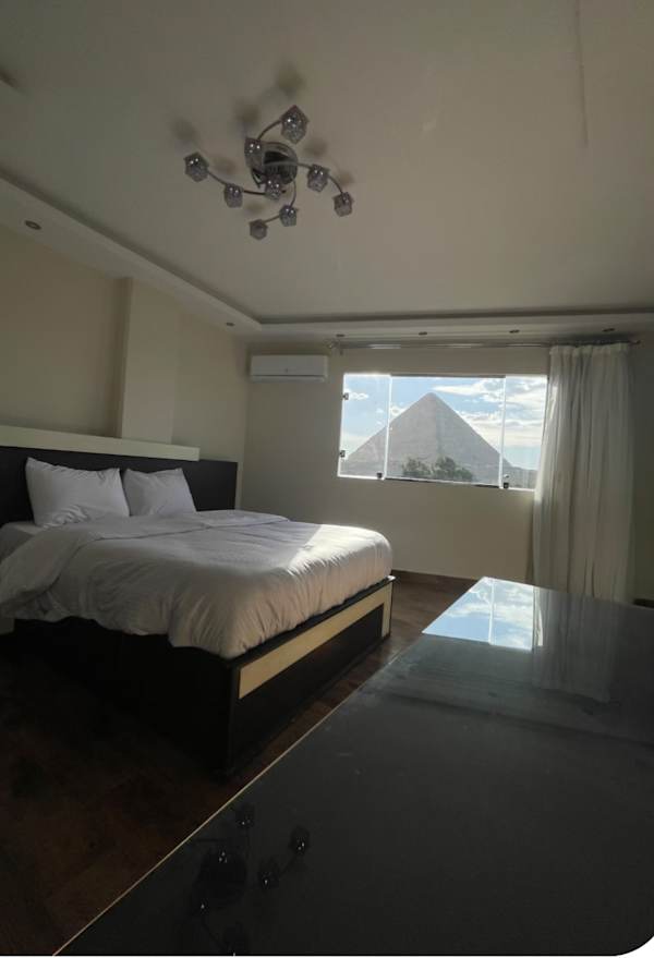 Alaska Pyramids View - Égypte
