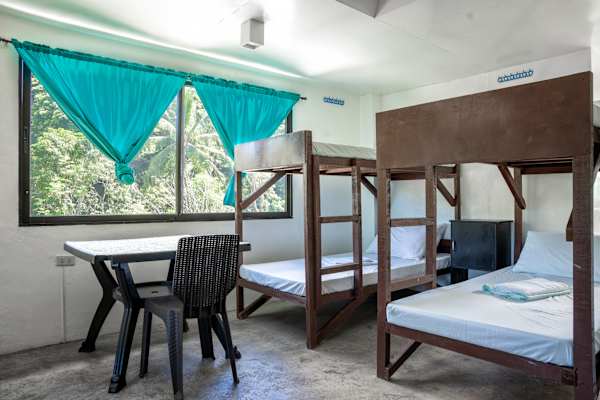 Aroha Hostel - Coron