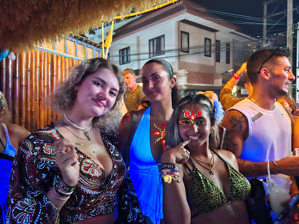 Revolution Hostel Koh Tao - Ko Tao