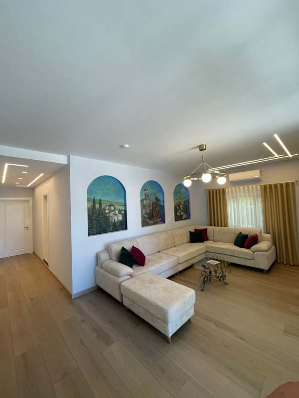 Bora Hostel - Kreis Gjirokastra