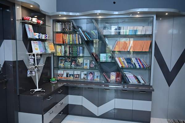 Osho Sumeru Backpackers Hostel - West Bengal