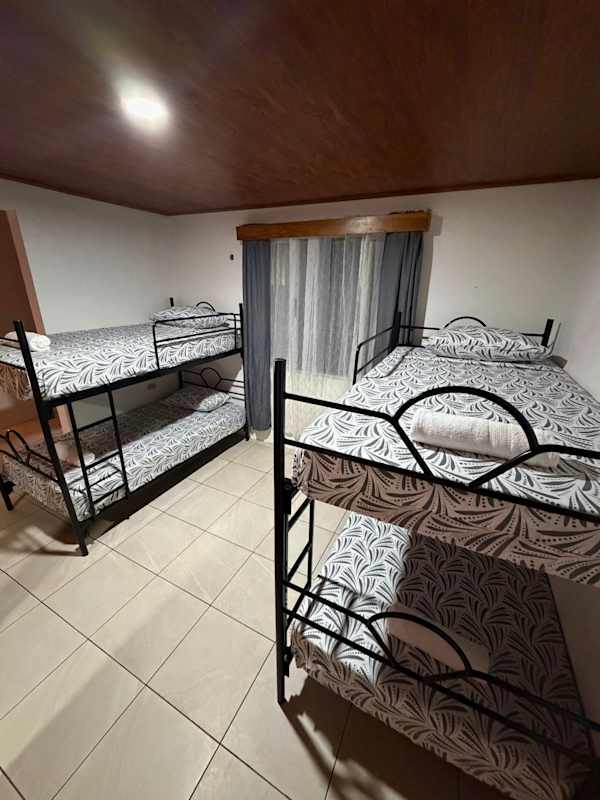 Arenal Aura Hostel - La Fortuna