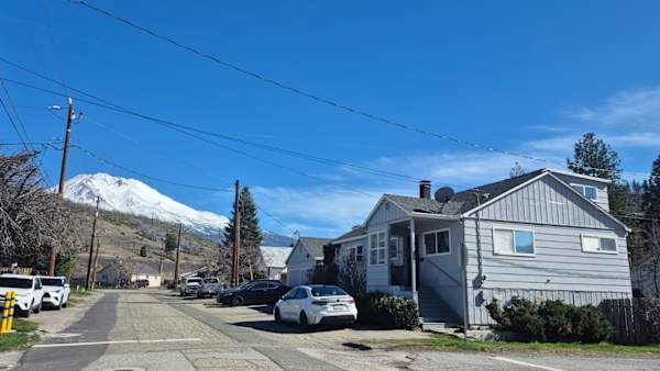 Anissa Shasta Hostel - California