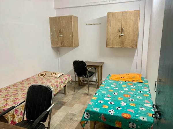 Boys Hostel Stay - Lucknow