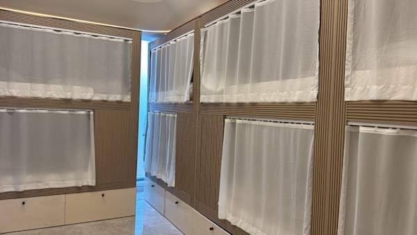 Luxury Golden Sand Villa Bedspace - Dubaï