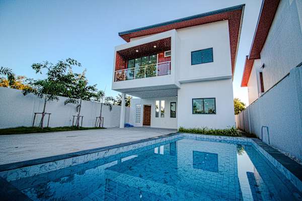 The Hide Pool Villa Hostel - Khon Kaen