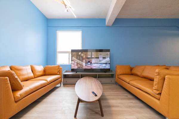 Check Inn Ca - Ontario