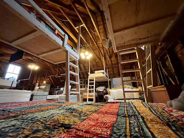 The Libby Hostel - New Hampshire