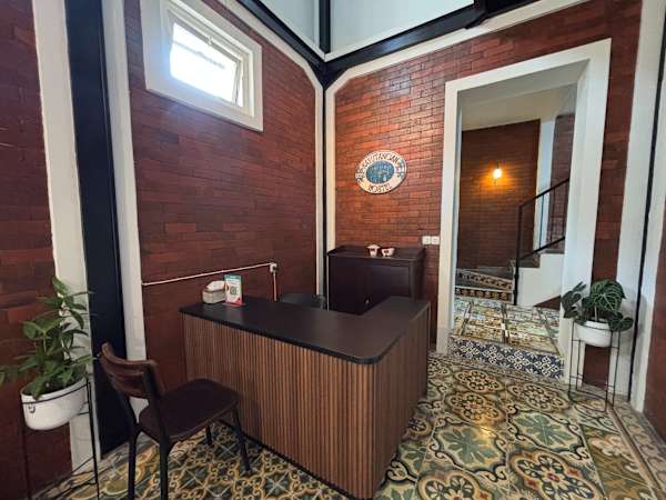 Kayutangan Hostel - Malang