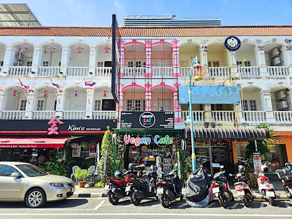 Ubuntu Live Boutique Hostel & Rooms - Phuket