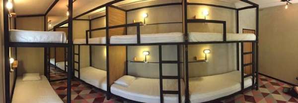 Moloch Hostel - Cancún