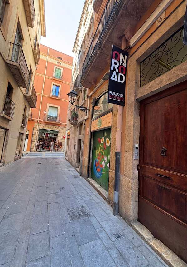 On The Road. Tarragona Rooms - Costa Daurada (Spain)