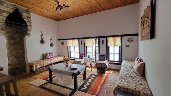 Hostel Mangalem - Berat