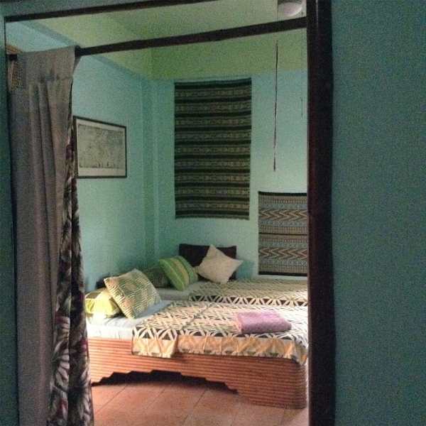 Bahay Isla Inn - Hostel Puerto Galera - Puerto Galera