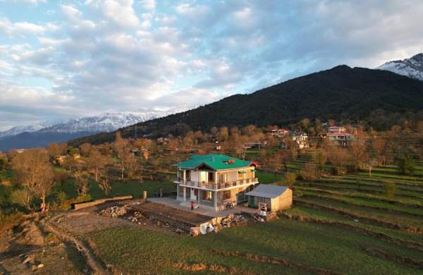 Flashpackers Bir - Bir