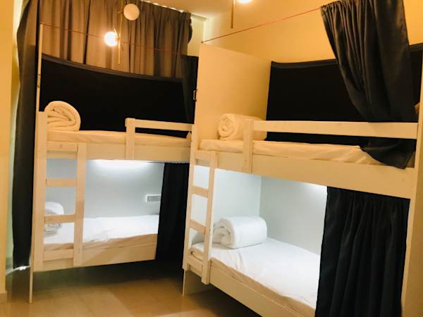 Modern Shared Apartment Hostel With Pool & Gym Access - 迪拜碼頭