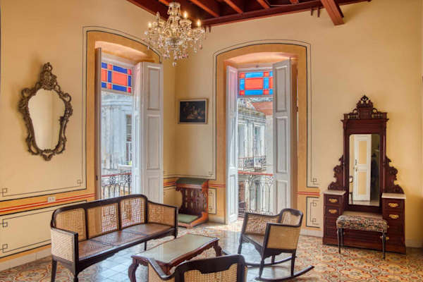 Hostal Balcones Muralla - La Habana
