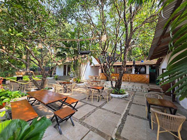 Joe Banana Hostel - Cafe & Bar Anjuna - Goa